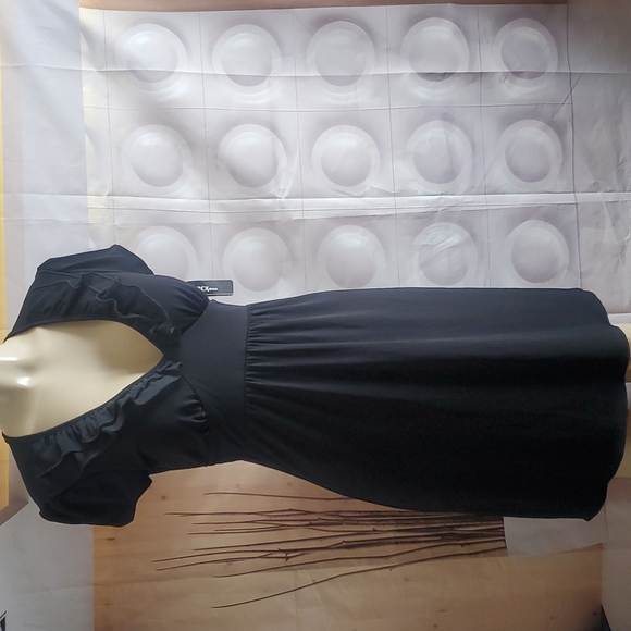 BCX | Dresses | Nwt Bcx Black Short Sleeve V Neck Ruffle Dress Size L ...